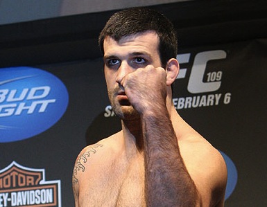 Rolles Gracie finaliza Bob Sapp em Cingapura. Assista o vídeo da luta ...