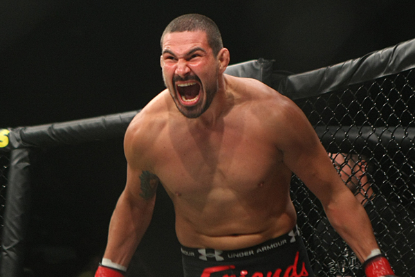 Bellator 91: Attila Vech vence Christian M'pumbu e é o novo campeão dos ...