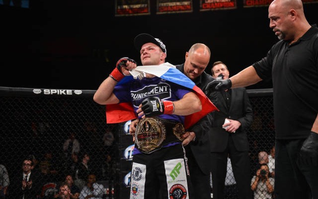 Shlemenko Finaliza E Defende Cinturão Dos Meio-médios No Bellator 114 ...