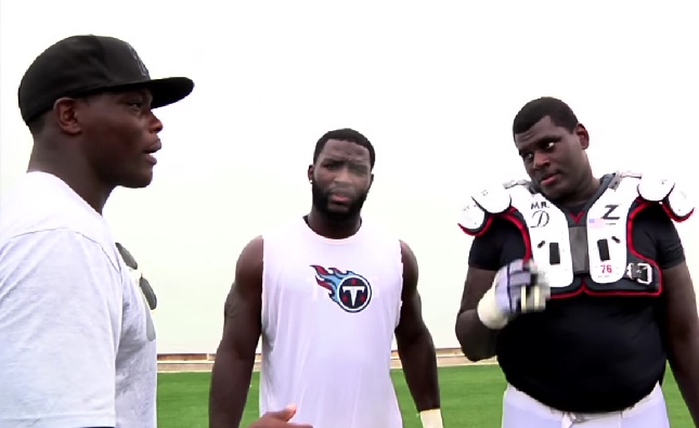 Video: Before UFC in Tennessee, fighters visit NFL team | SUPER FIGHTS
