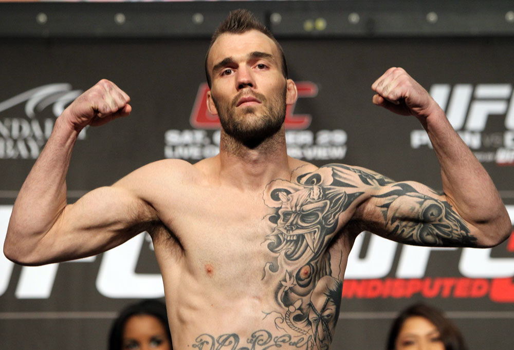 Video: Former UFC fighter suffers impressive fracture at event in Korea ...