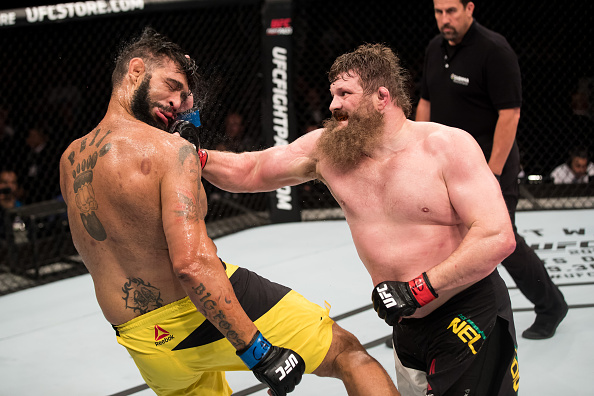 UFC Brasilia: Roy Nelson Knocks Out Bigfoot and Kicks Referee After the ...