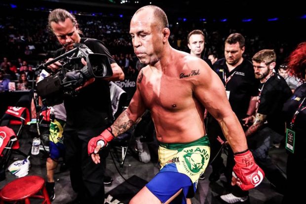 Wanderlei Silva attacks Sonnen after fight with Anderson Silva and ...