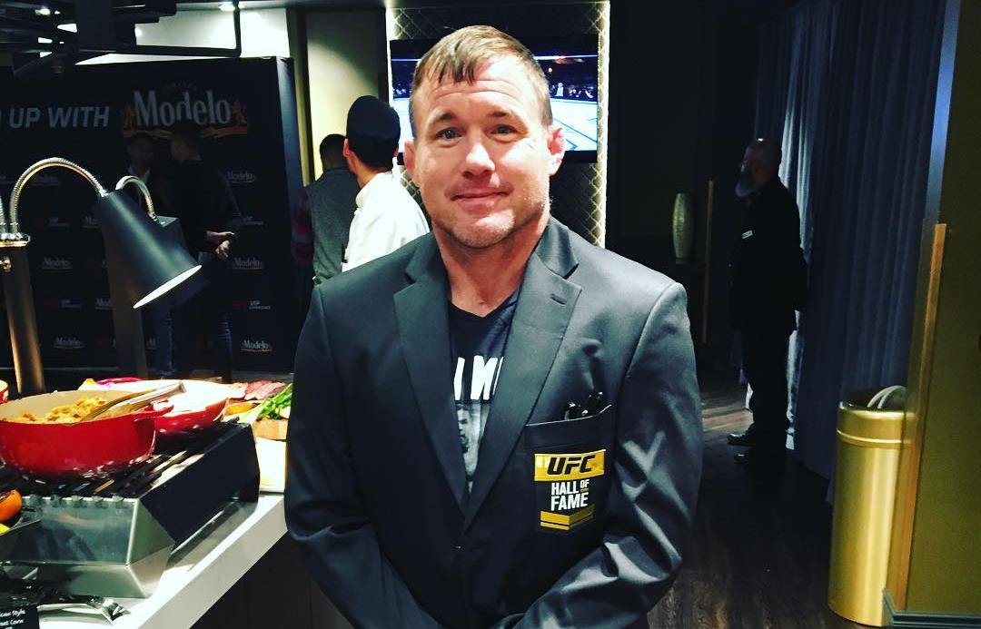 Hall da fama do UFC recebe ordem de restrição após relato de violência ...