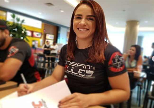 Norma Dumont assina contrato e é mais uma brasileira contratada pelo ...