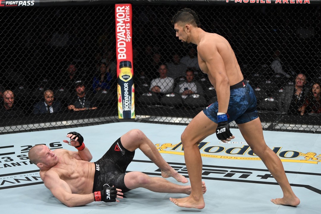 Johnny Walker vence com nocaute fulminante no card preliminar do UFC ...