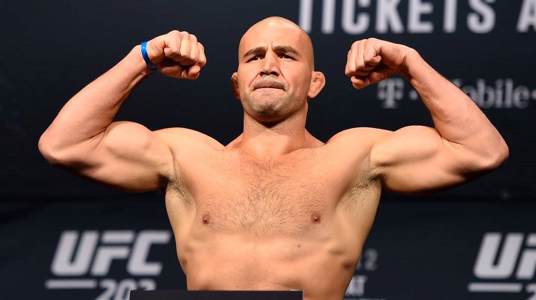 Glover Teixeira comemora disputa de título contra Blachowicz no UFC 266 ...