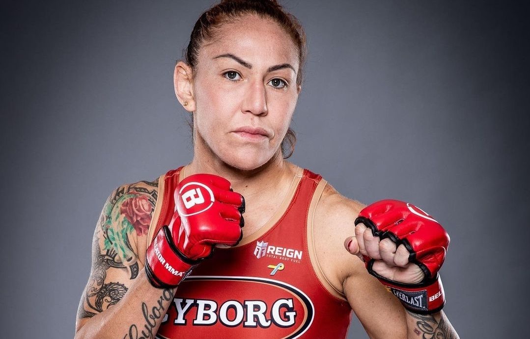 Claressa Shields Calls Cris Cyborg for 'a Street Fight' | SUPER FIGHTS