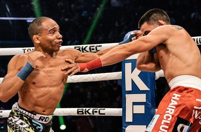 VÍDEO: Ex-desafiante ao título no UFC vence por nocaute em estreia no ...