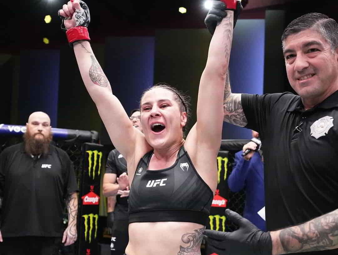 Jennifer Maia supera ucraniana em batalha emocionante e volta a vencer ...