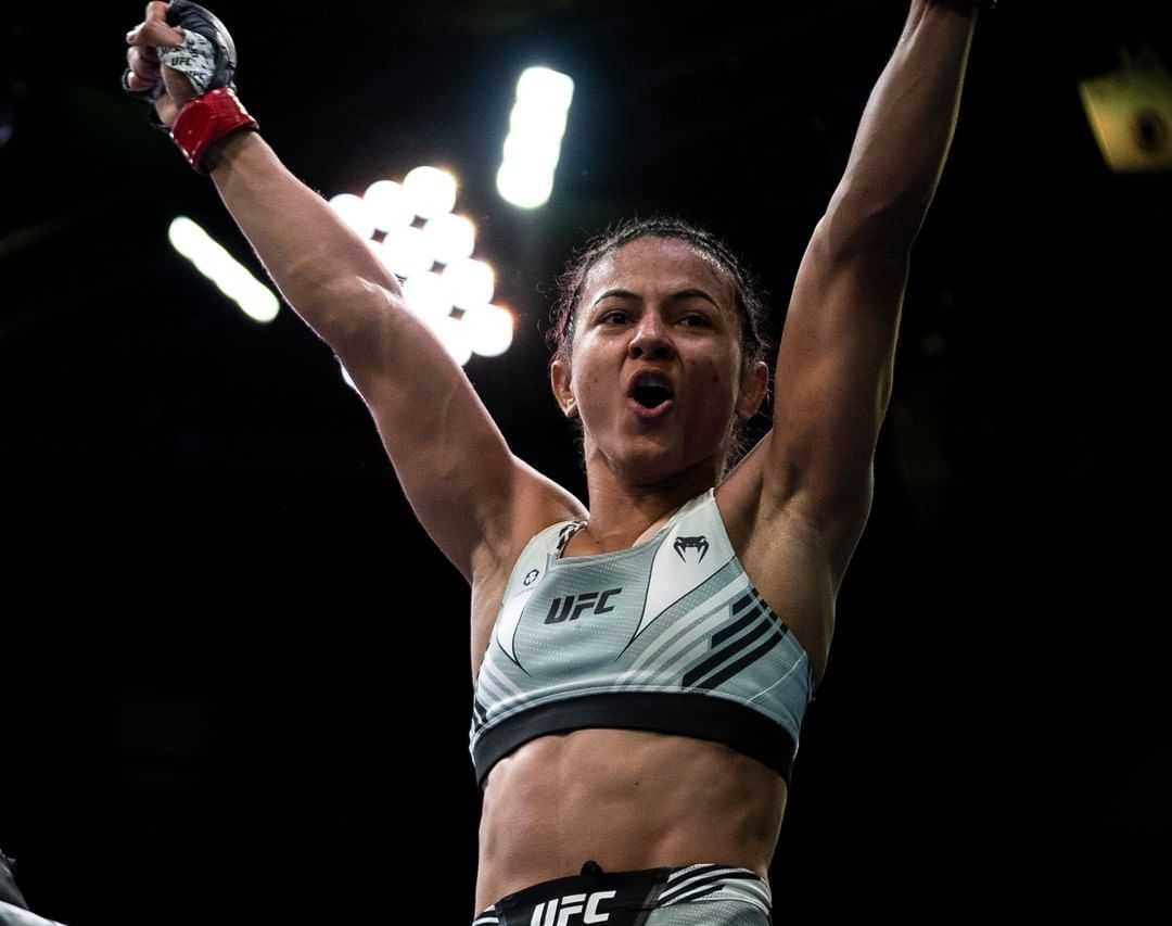 Com Nocaute Brutal, Natália Silva Acaba Com Invencibilidade De Tcheca E ...