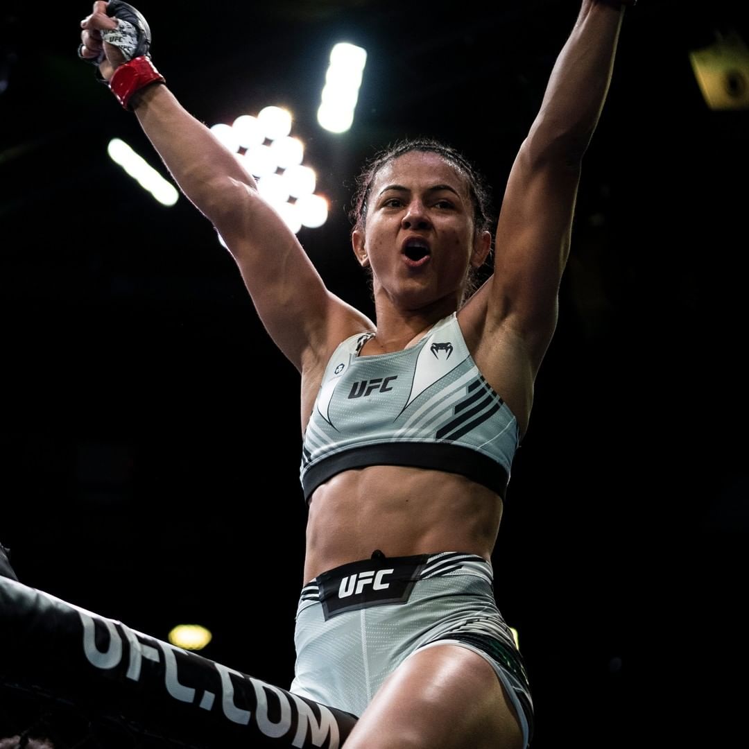Com nocaute brutal, Natália Silva acaba com invencibilidade de tcheca e ...