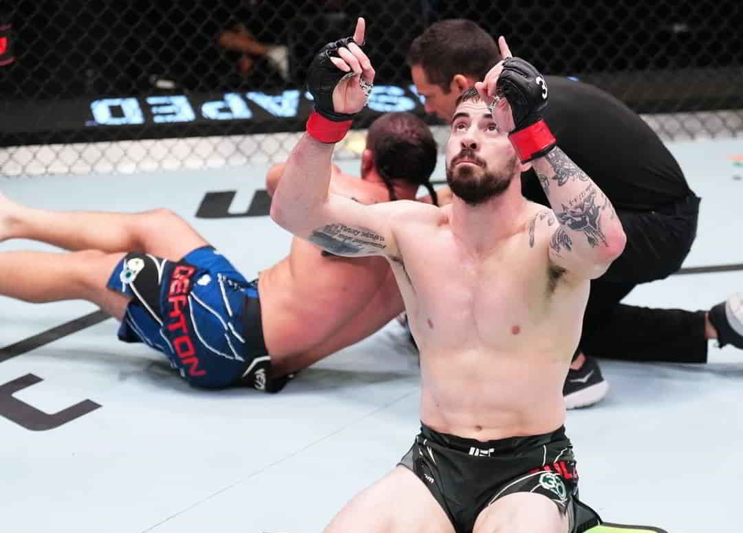 With the right to bite, Rafael Alves is surpassed by undefeated ...