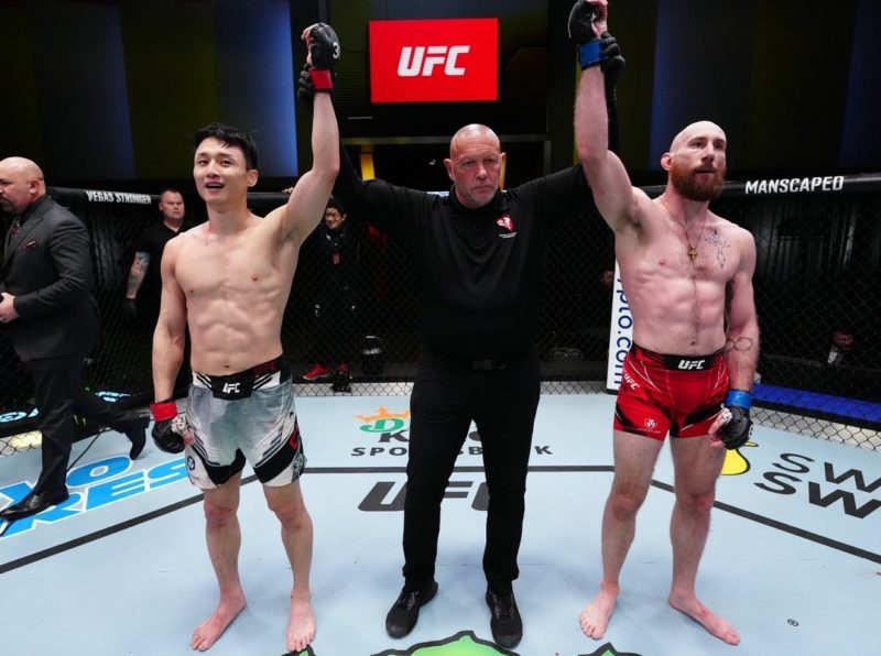 Sergey Spivak faz parecer fácil e finaliza Derrick Lewis no primeiro ...