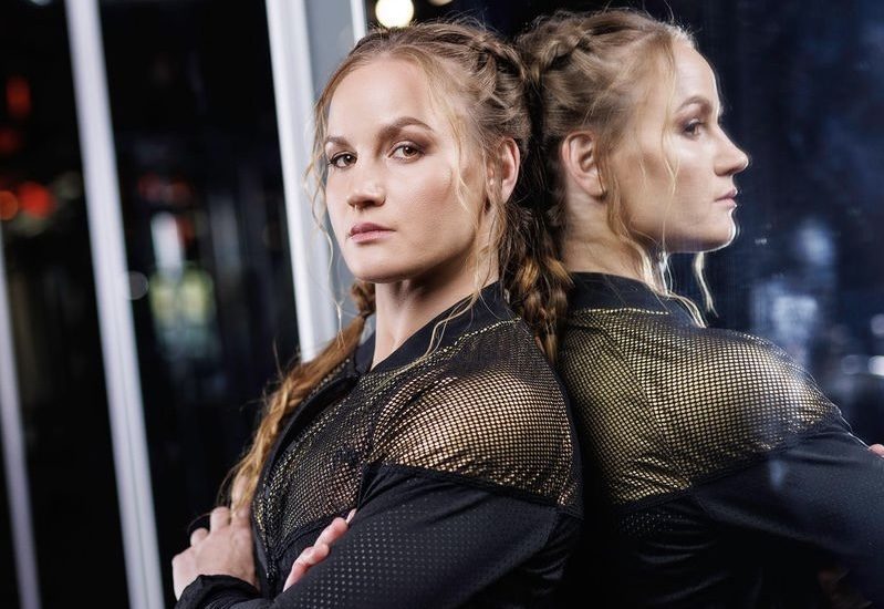 Daniel Cormier ignora derrota e responsabiliza Valentina Shevchenko ...