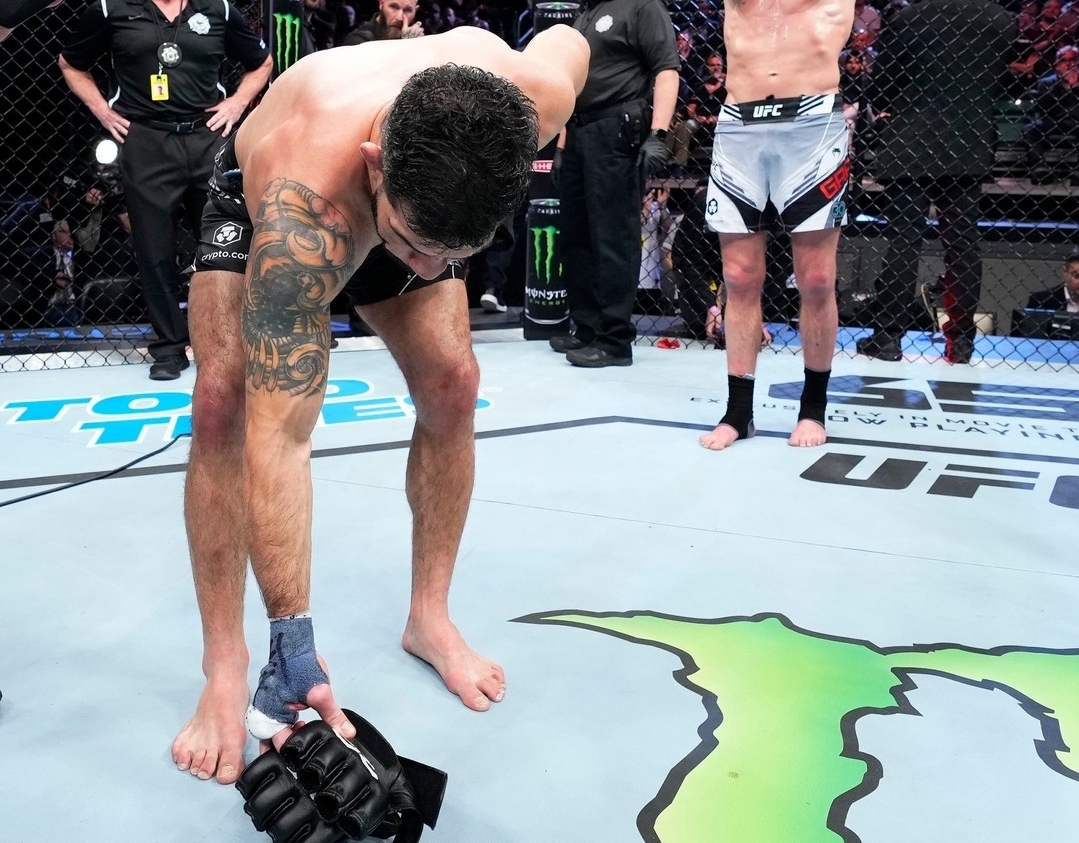 Na última luta do contrato, Raphael Assunção é apagado no UFC Las Vegas ...