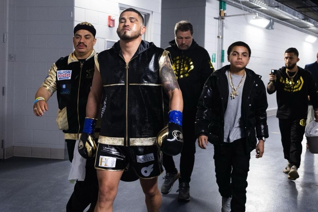 Após superar ícone da 'nobre arte', Anthony Pettis sugere luta de boxe ...