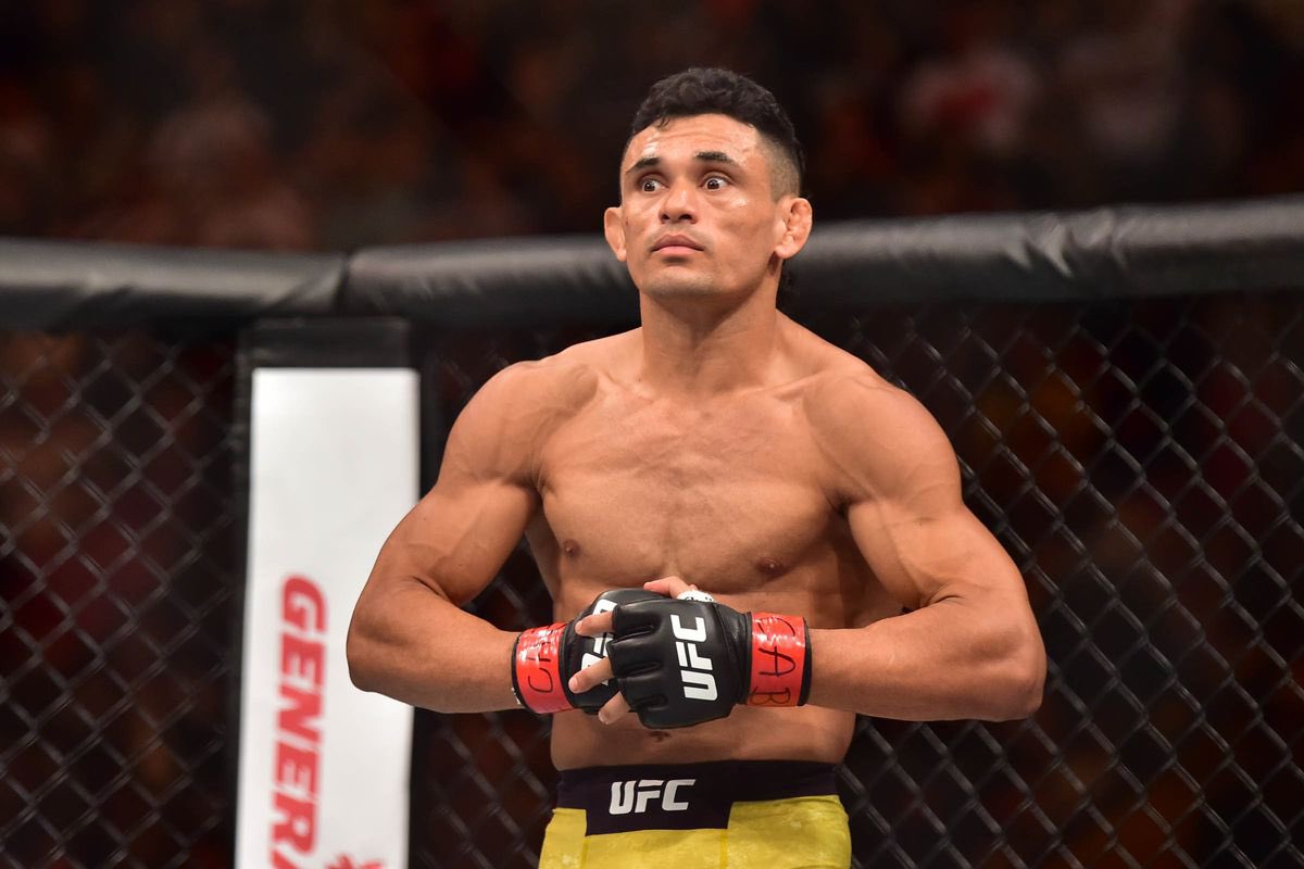 In an electrifying fight, Douglas D'Silva defeats Cody Stamann in a ...