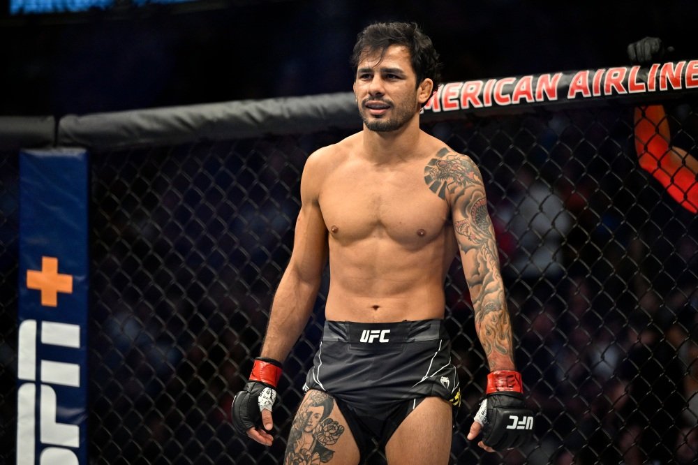 Alexandre Pantoja reage com provocação à vitória brutal de Brandon ...