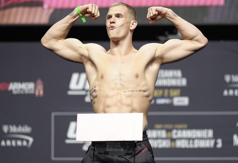 Parceiro De Treinos De Charles Do Bronx, Ian Garry ‘fecha O Ano’ E ...