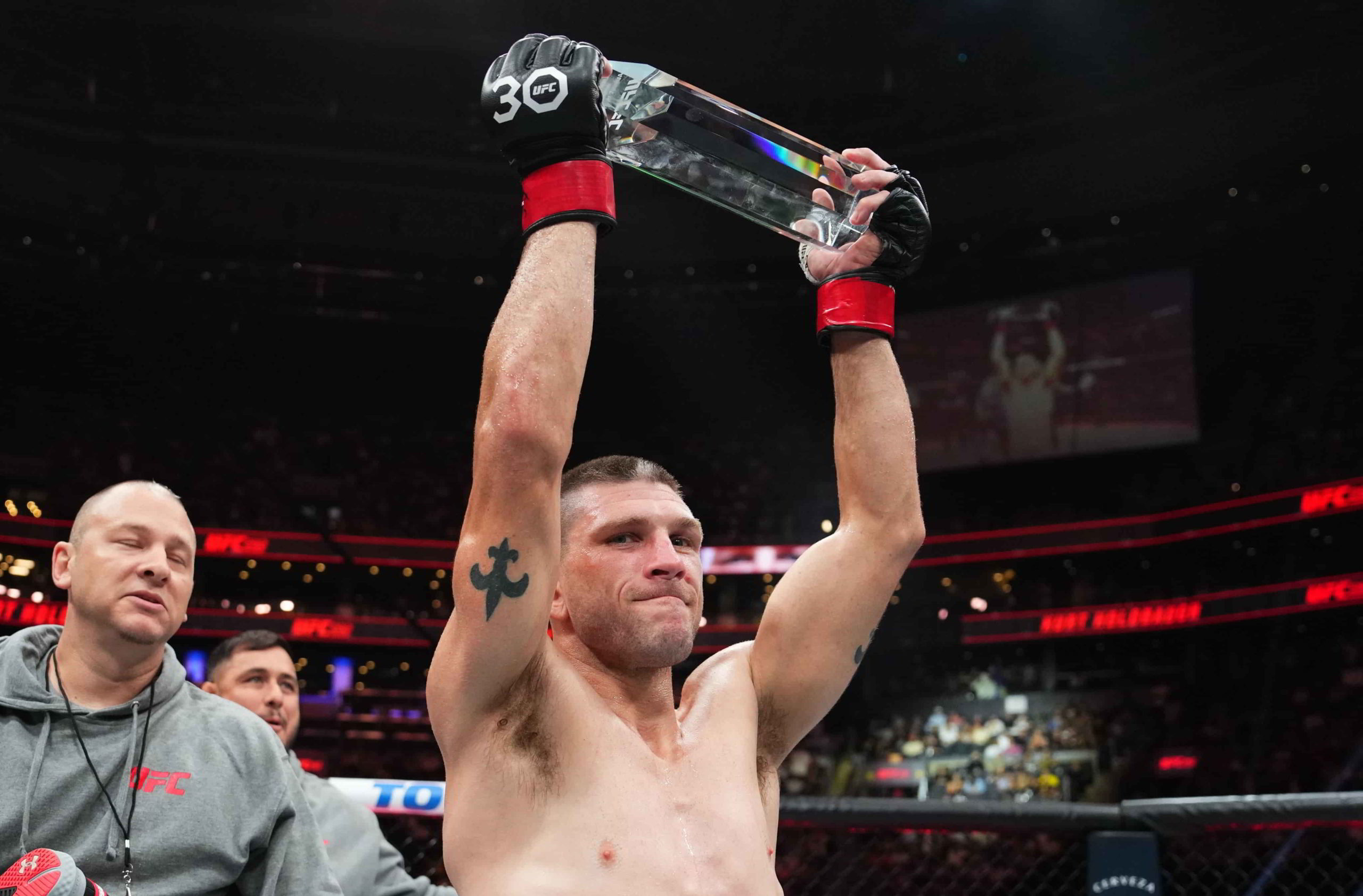 Implacável, Gregory Robocop 'atropela' Denis Tiuliulin e volta a vencer ...