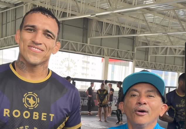 Still in Brazil, Charles do Bronx trains with Manoel Gomes, the 'Blue ...