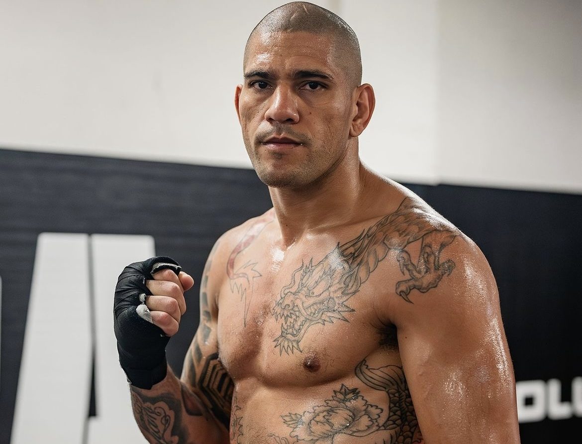 VIDEO: Alex Poatan Surprises and Shows Wrestling Training to Defend the ...