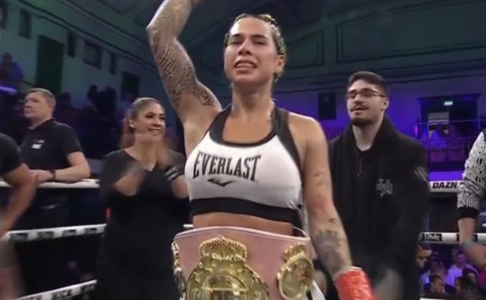 Brasileira Jully Poca mantém invencibilidade e conquista cinturão no ...