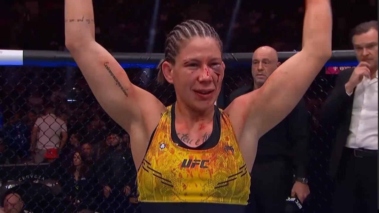 IMAGEM FORTE: Karol Rosa deixa octógono desfigurada após batalha no UFC ...