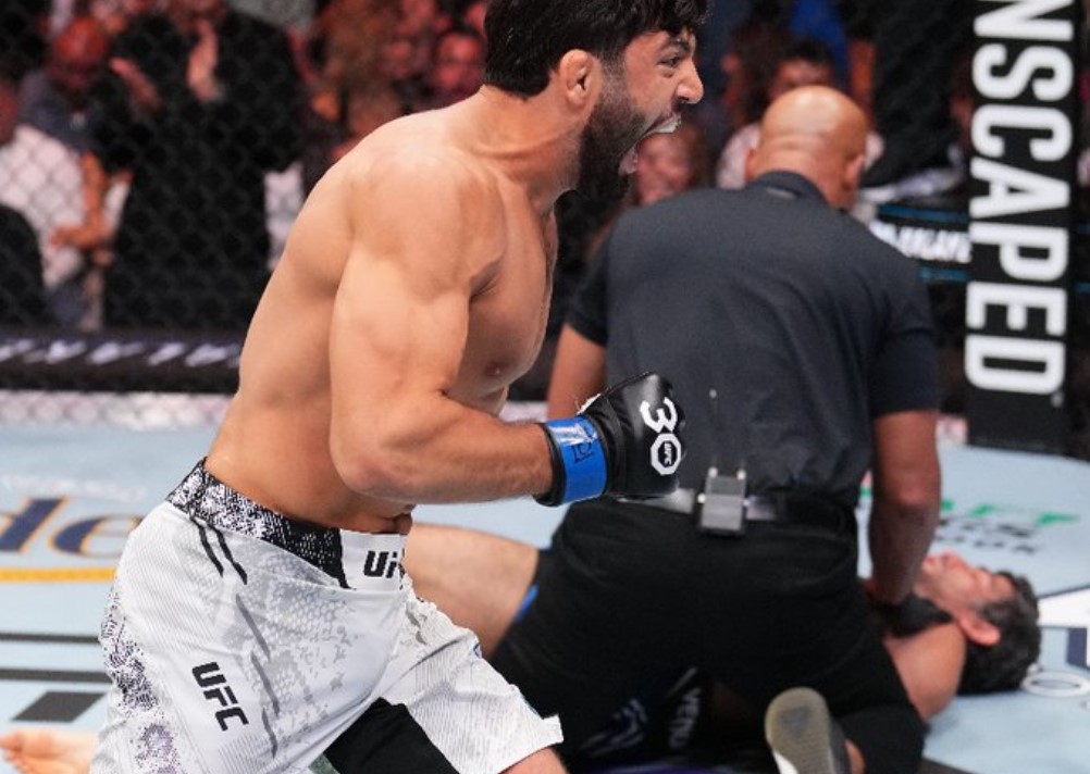 Arman Tsarukyan Erases Beneil Dariush With Deadly Knockout and Advances ...
