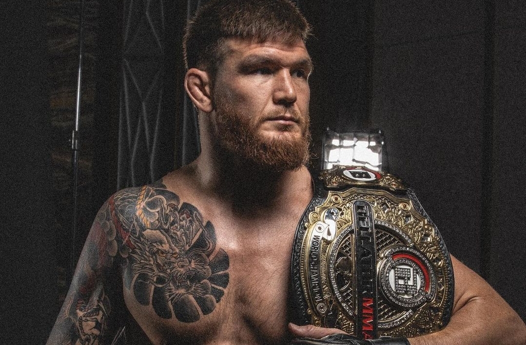 'OnlyFans' star guarantees to break up with champion if fighter loses ...