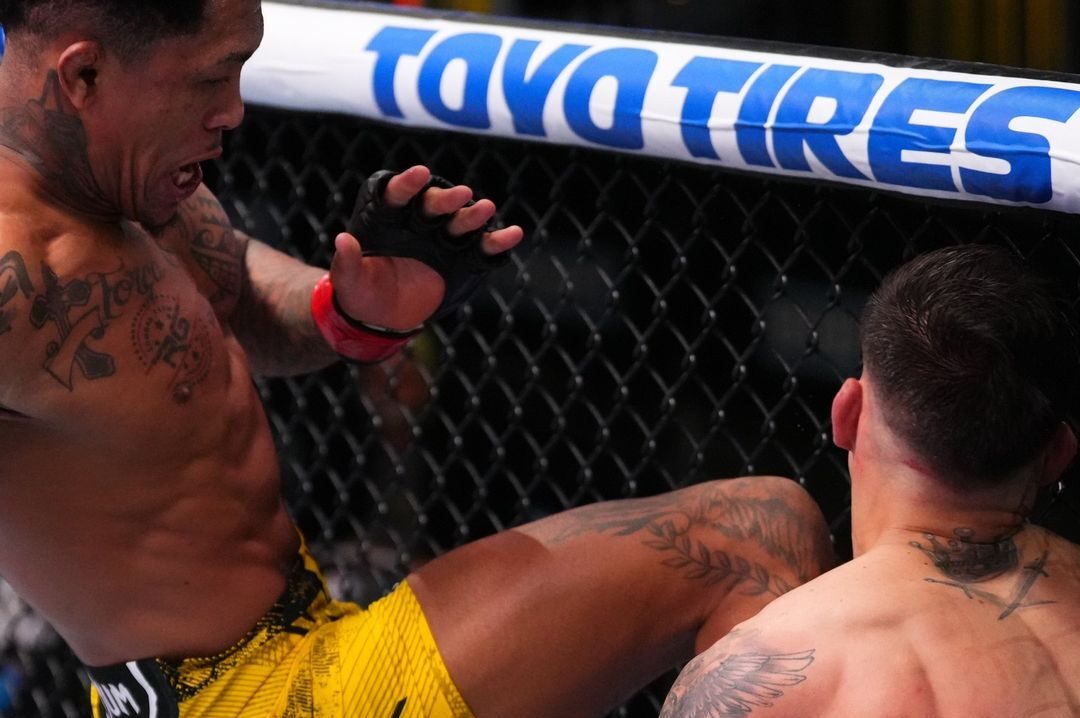 Com Joelhada Voadora Brutal, Vinicius Oliveira Bate Bernardo Sopai Em ...