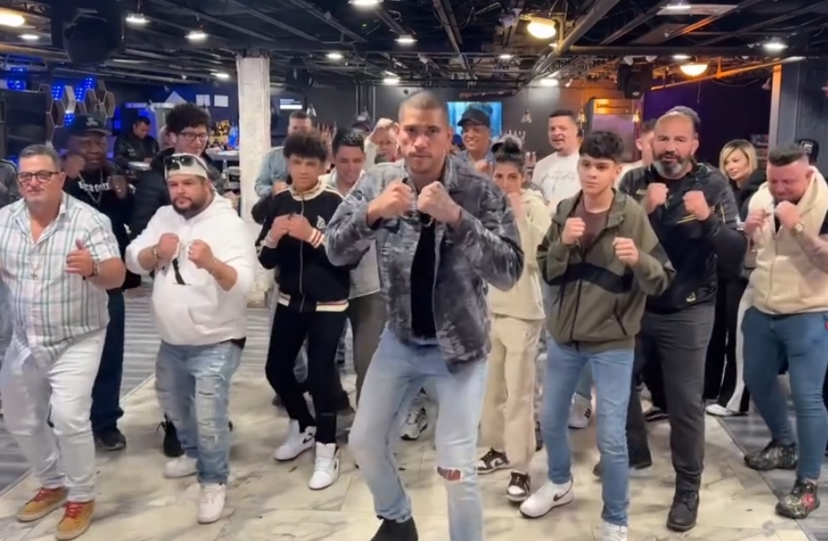 VÍDEO: Fãs reproduzem coreografia icônica de Alex Poatan e homenageiam ...