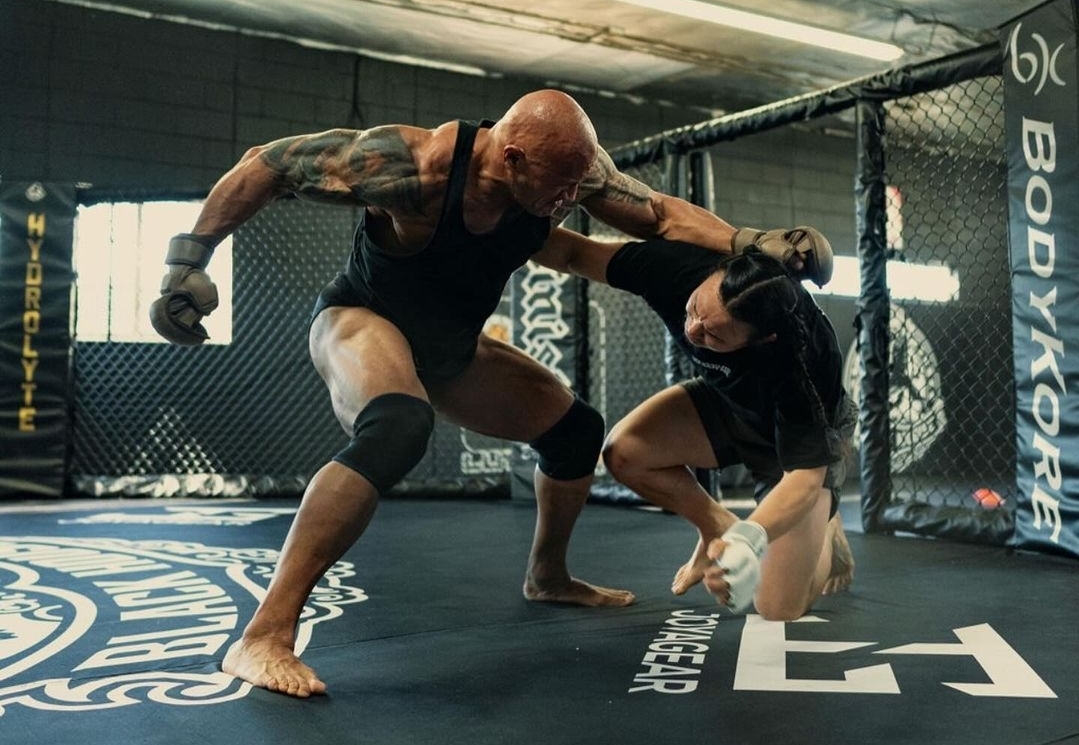 The Rock Choca Com Transformação Física Para Viver Ex-campeão Do UFC No ...