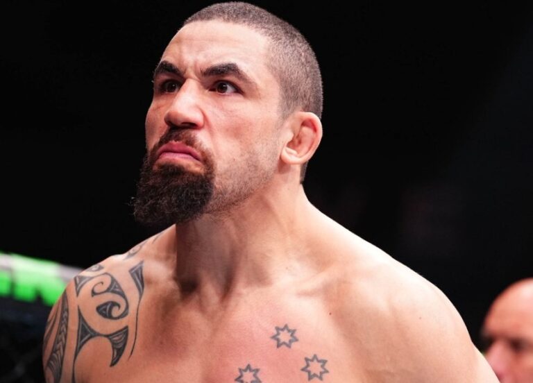 IMAGEM FORTE: Whittaker exibe mandíbula destruída em derrota para ...