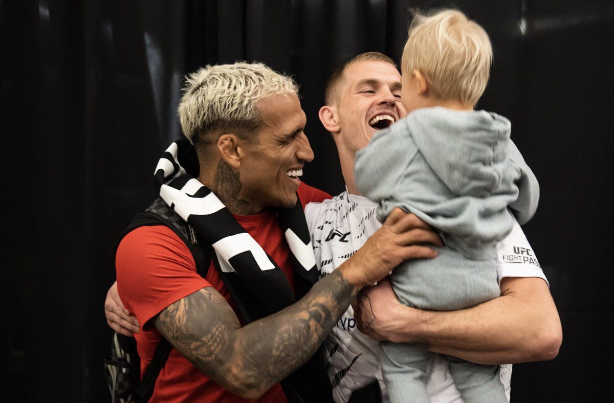 Ian Garry Faz Previsão Ousada Sobre Charles Do Bronx Durante Coletiva ...