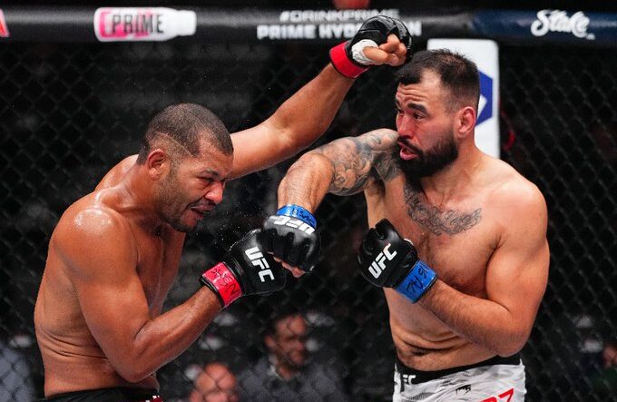 Djorden Santos enters the exchange and loses to Ozzy Diaz in a 'boxing ...