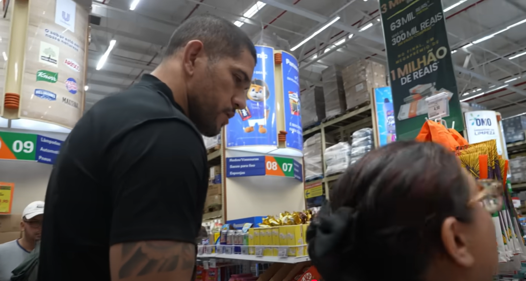 Alex Poatan Paga A Conta De Desconhecidos No Supermercado: 'abençoar ...