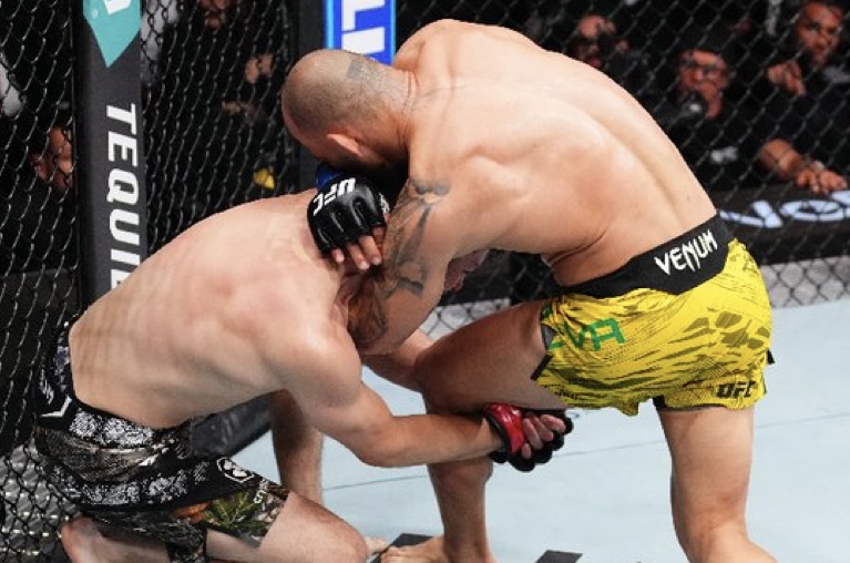 Jean Silva puts on a great performance and finishes Bryce Mitchell at ...