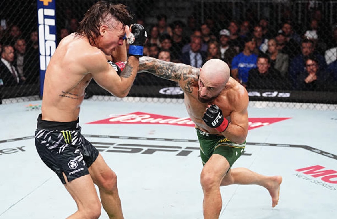 Alexander Volkanovski Uses Experience, Dominates Diego Lopes and ...
