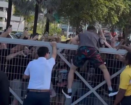 Tem louco pra tudo! Bryce Mitchell é ovacionado por fãs antes de luta ...