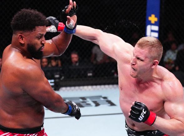 Pavlovich Gives a Lesson in Aggression, Beats a Former Baseball Player ...