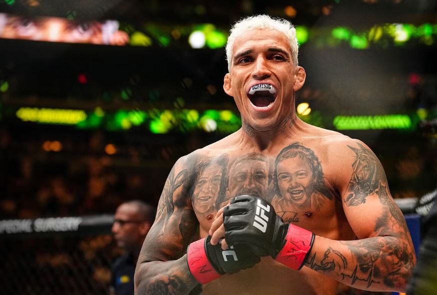 Charles Do Bronx é Recebido Com Gritos De ‘campeão Voltou’ No Treino ...