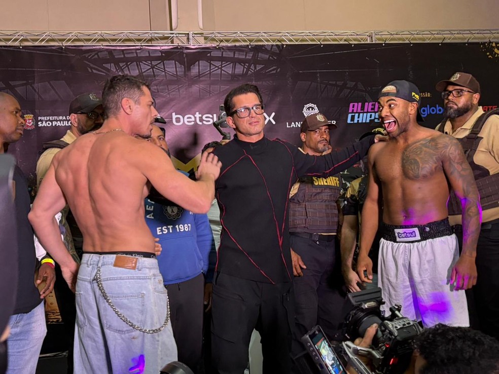 Davi Brito Mostra Agressividade, Mas Cansa E Perde Duelo De Boxe Para ...