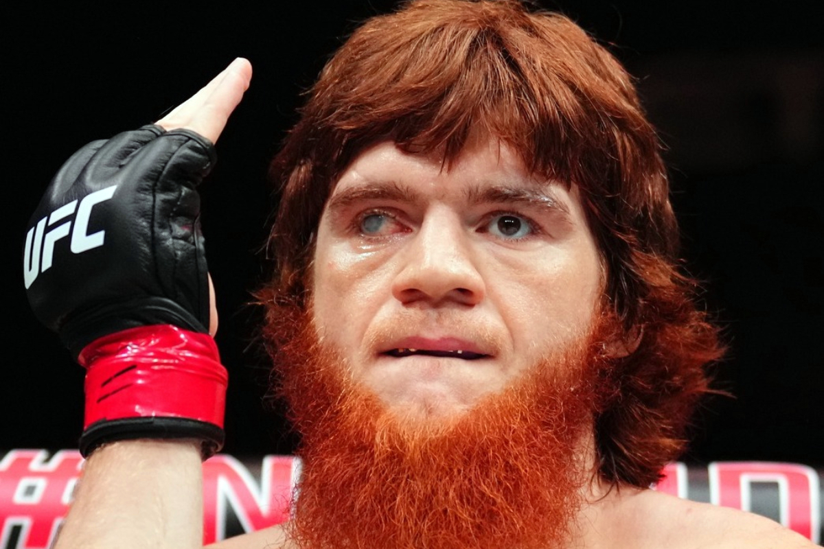 He lost his temper! UFC Pirate slams Arman Tsarukyan before grappling ...