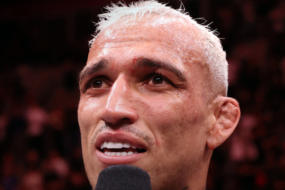 Charles Do Bronx Domina Max Holloway E Conquista Cinturão BMF No UFC ...